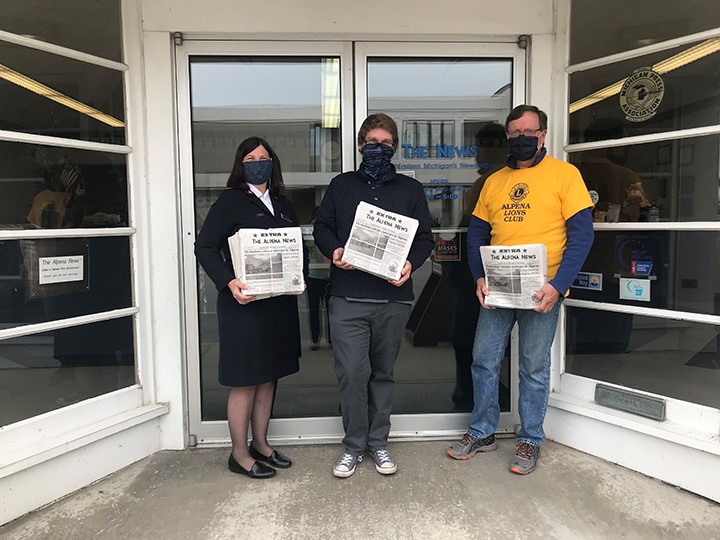 Whales in the Bay – Lion Magazine