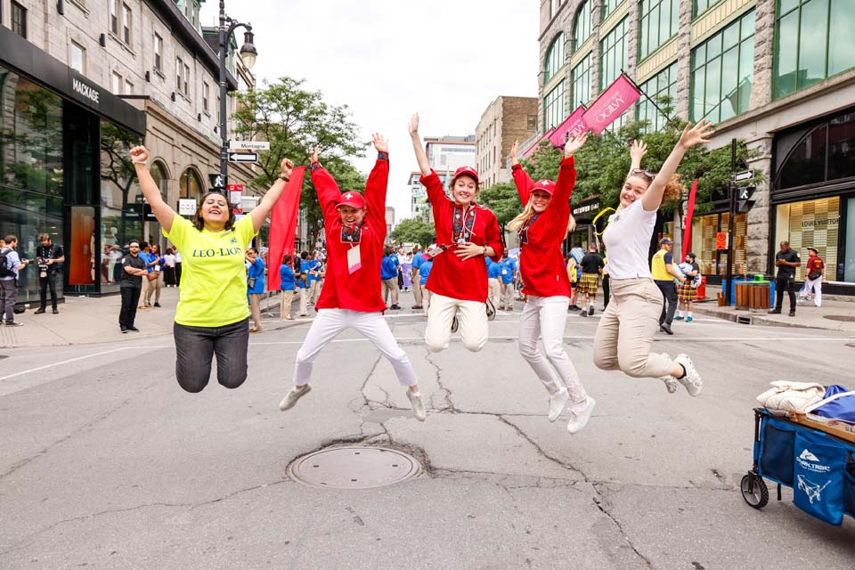 Volunteering Looks Good on You - Lion Magazine