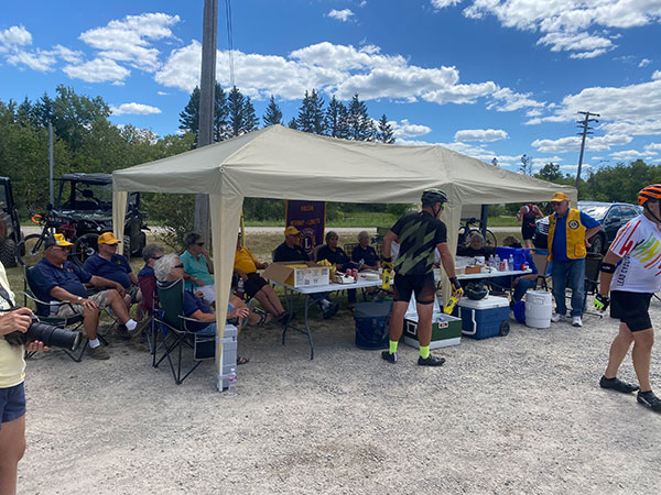 Yoopers Put in the Miles for Kids with Cancer - Lion Magazine